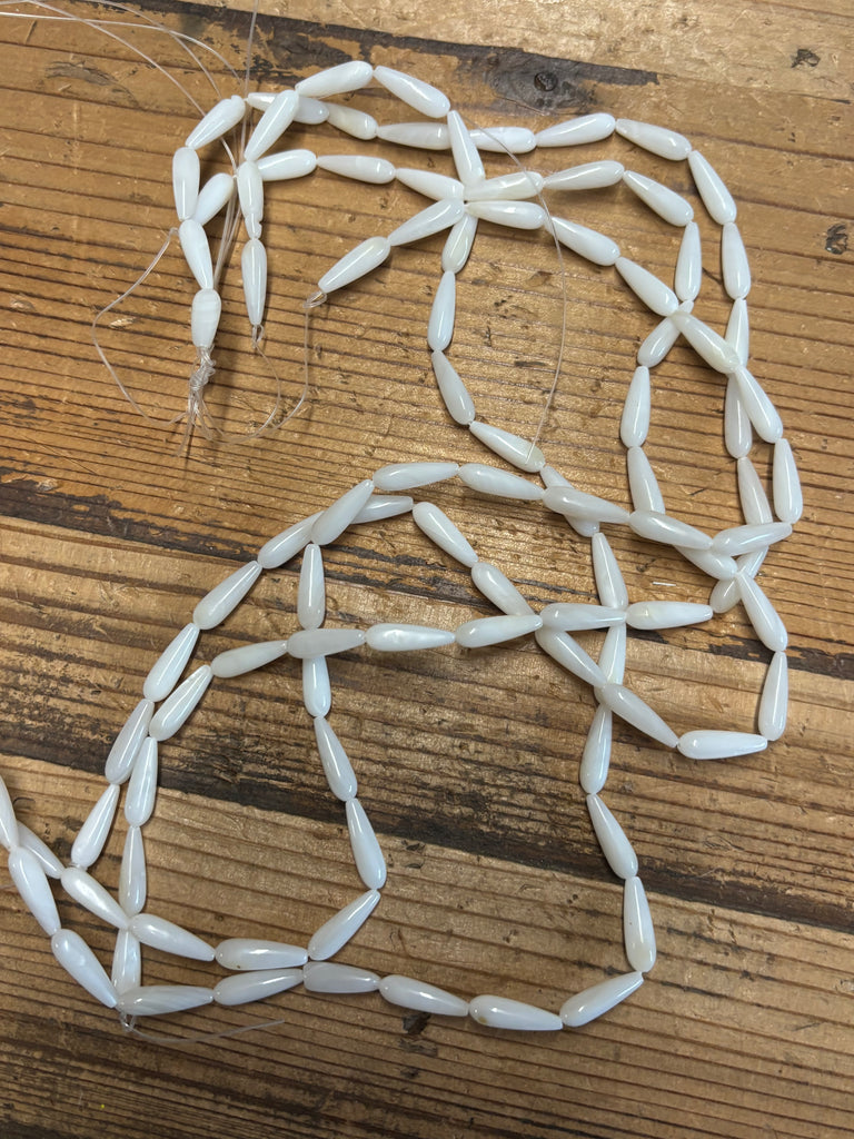 White TEARDROP Kabibe Shell Strand – California Hula Center