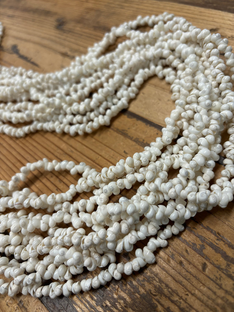 Mongo Shell Long Lei- White – California Hula Center