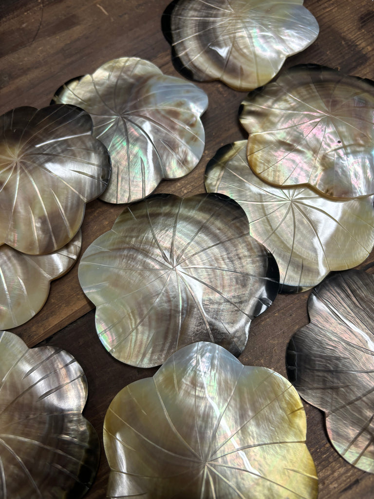 Black Lip Mother of Pearl Hibiscus Flower Shell – California Hula Center