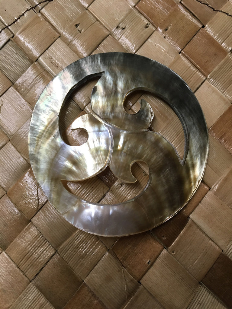 Mother of Pearl Blacklip Triple Koru Tahitian Shell – California Hula ...