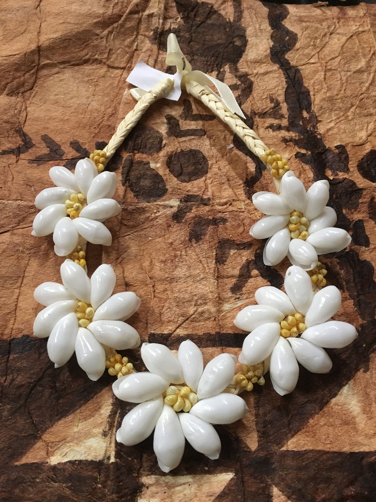 Bubble Shell and Mongo Shell Short Necklace – California Hula Center